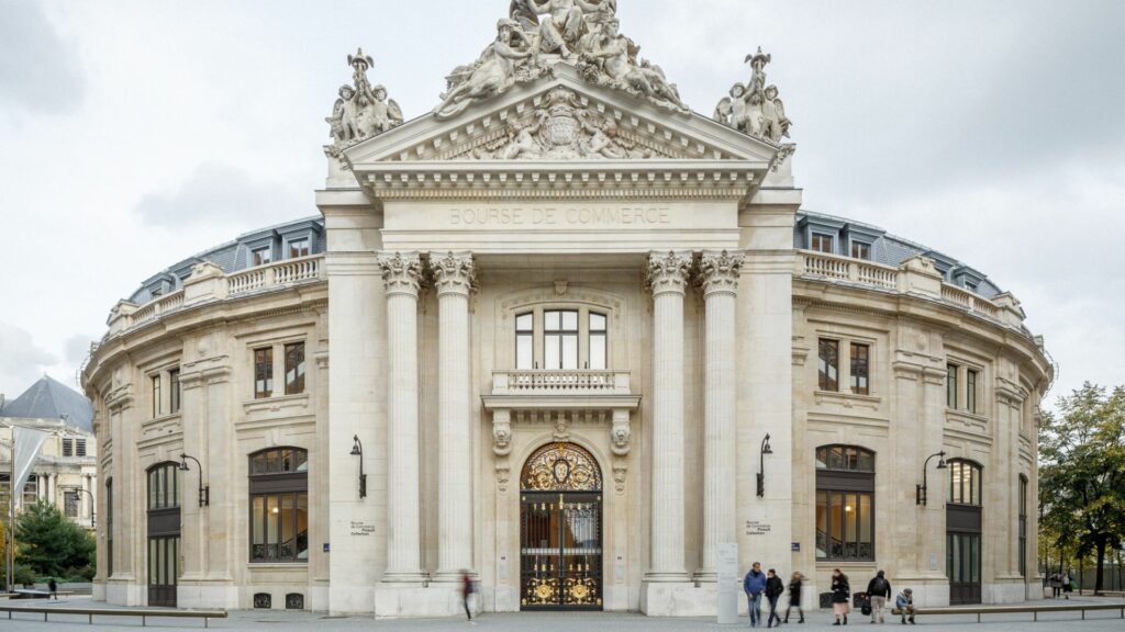Discover the Bourse de Commerce in the 1st Arrondissement of Paris ...