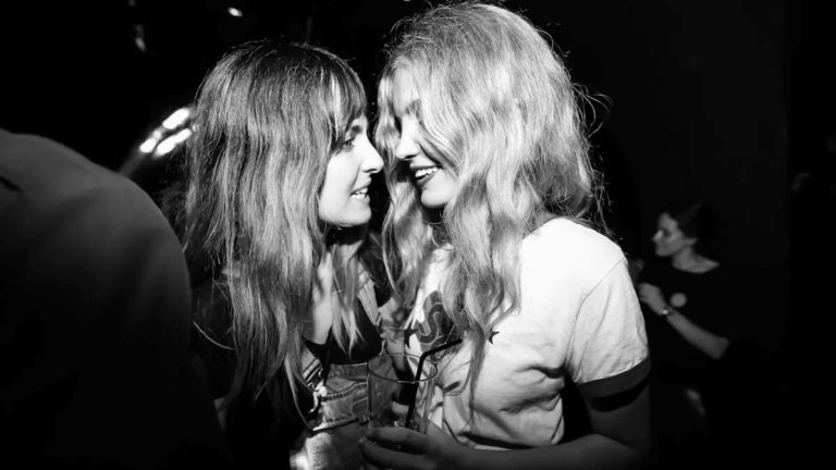 Chez Castel : symbole des fêtes sublimes et déjantées