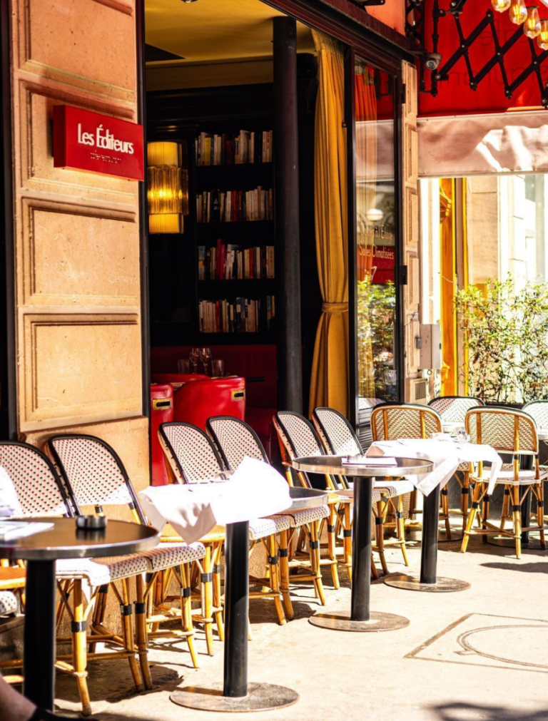 Les 5 cafés littéraires parisiens où se retrouvent les écrivains et ...
