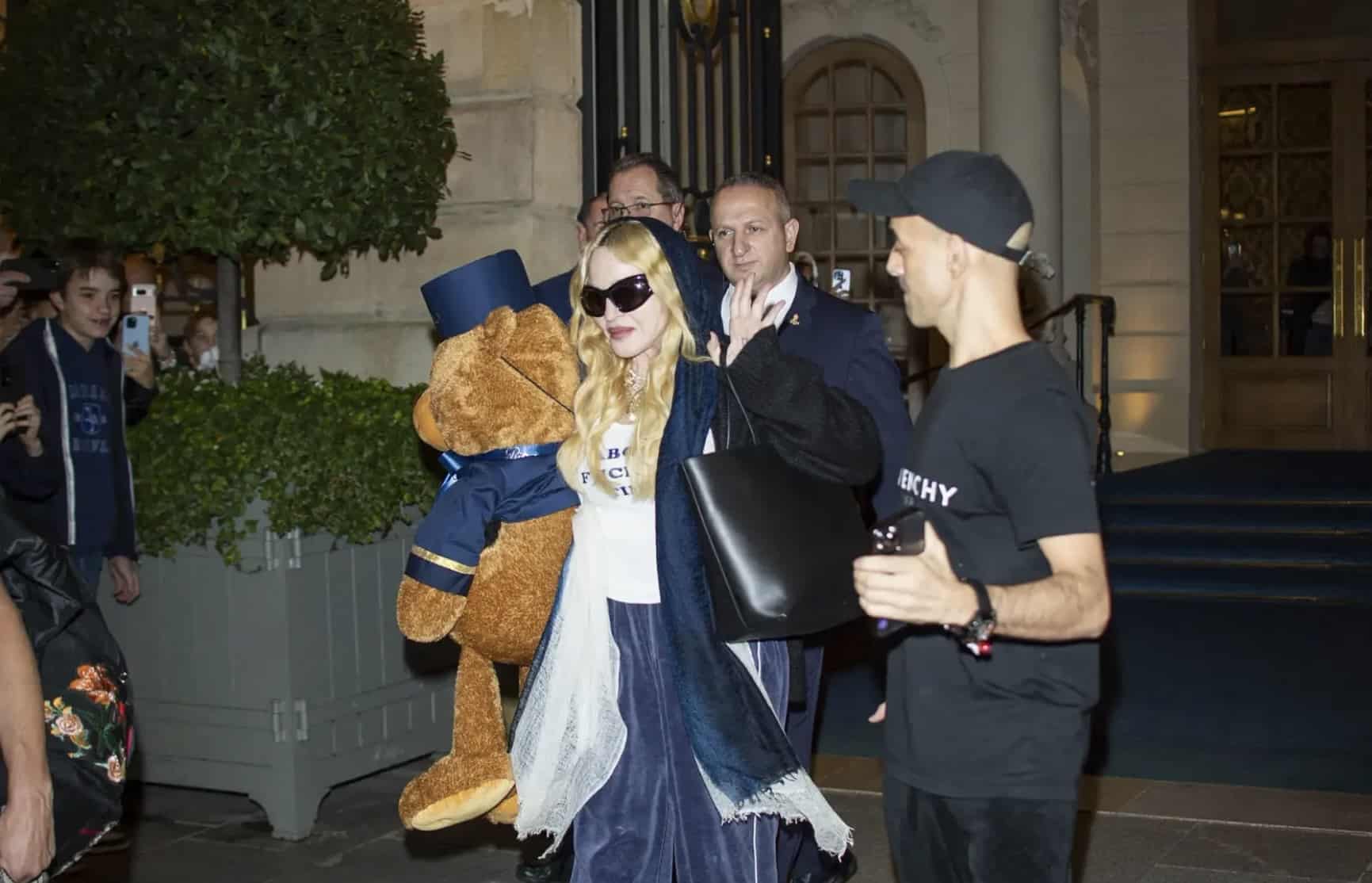 Madonna in Paris for her son Rocco's vernissage