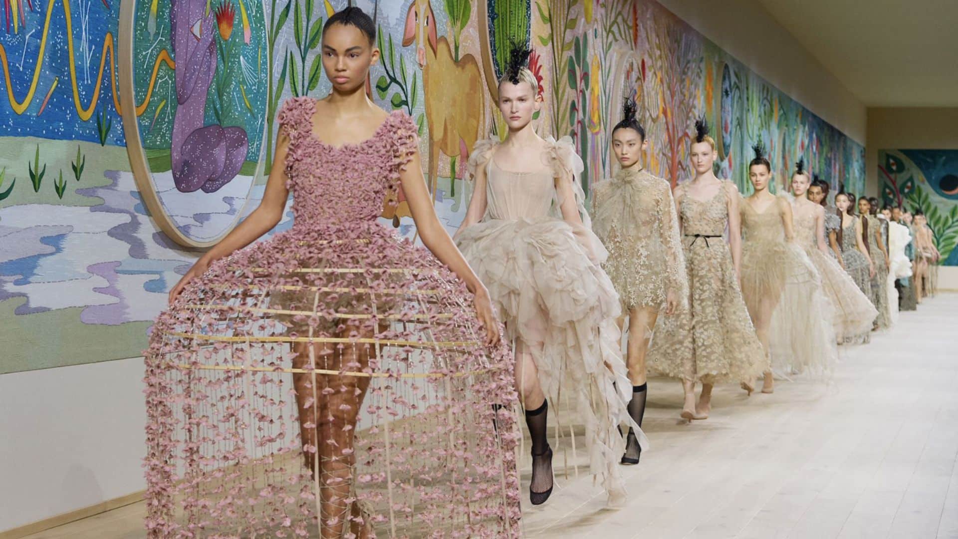 Dior dévoile son décor haute couture au public au Musée Rodin