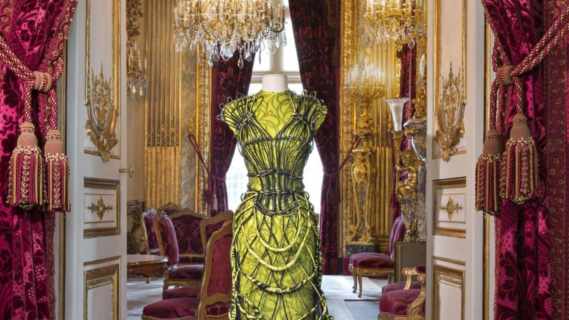 Louvre Couture : l’exposition se décline en livre