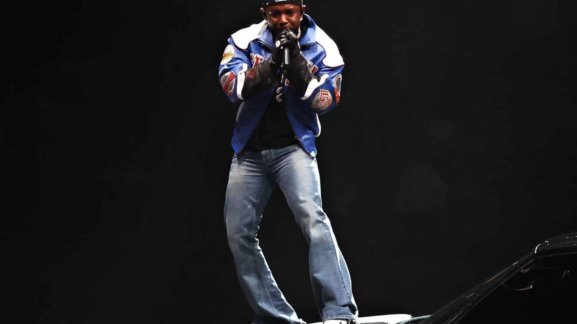 Le jean bootcut de Kendrick Lamar enflamme le Super Bowl 2025