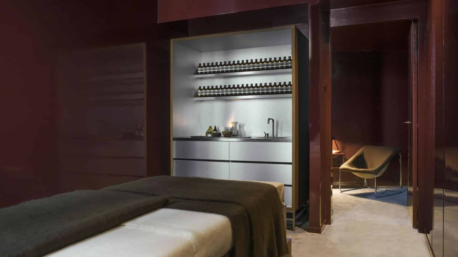 Aesop dévoile sa cabine de soin confidentielle à Paris