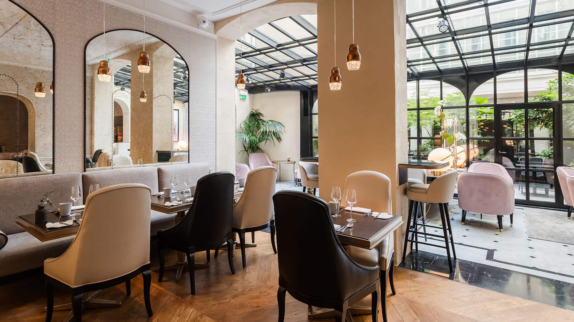 Ces hôtels parisiens cachent des restaurants à ne pas manquer