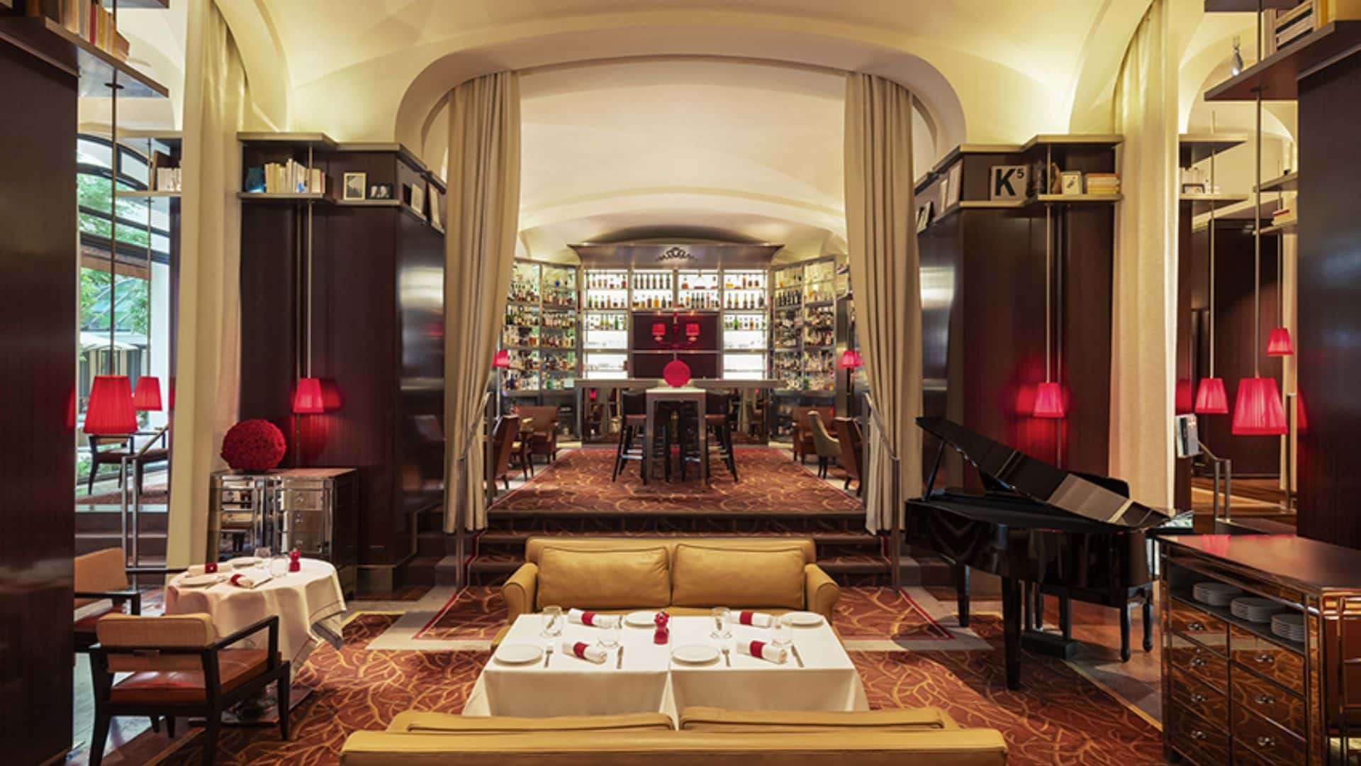 Le Bar Long du Royal Monceau : le QG le plus élégant de Paris