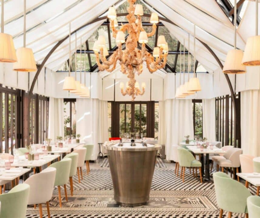 Paris Select Book – The chic guide to Parisian trends