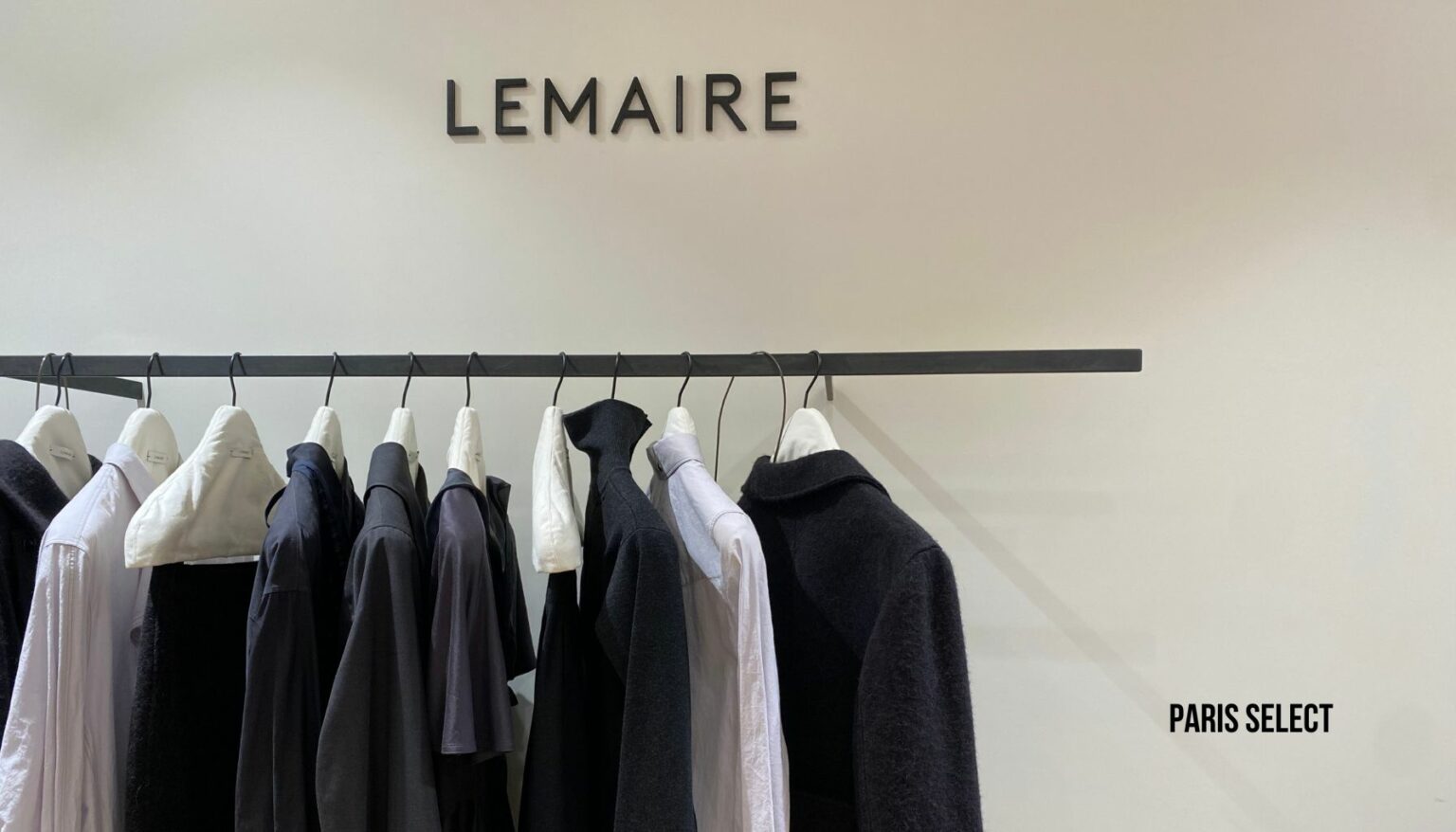Shopping spotting Trends at Galeries Lafayette: 5 brands Parisian women ...