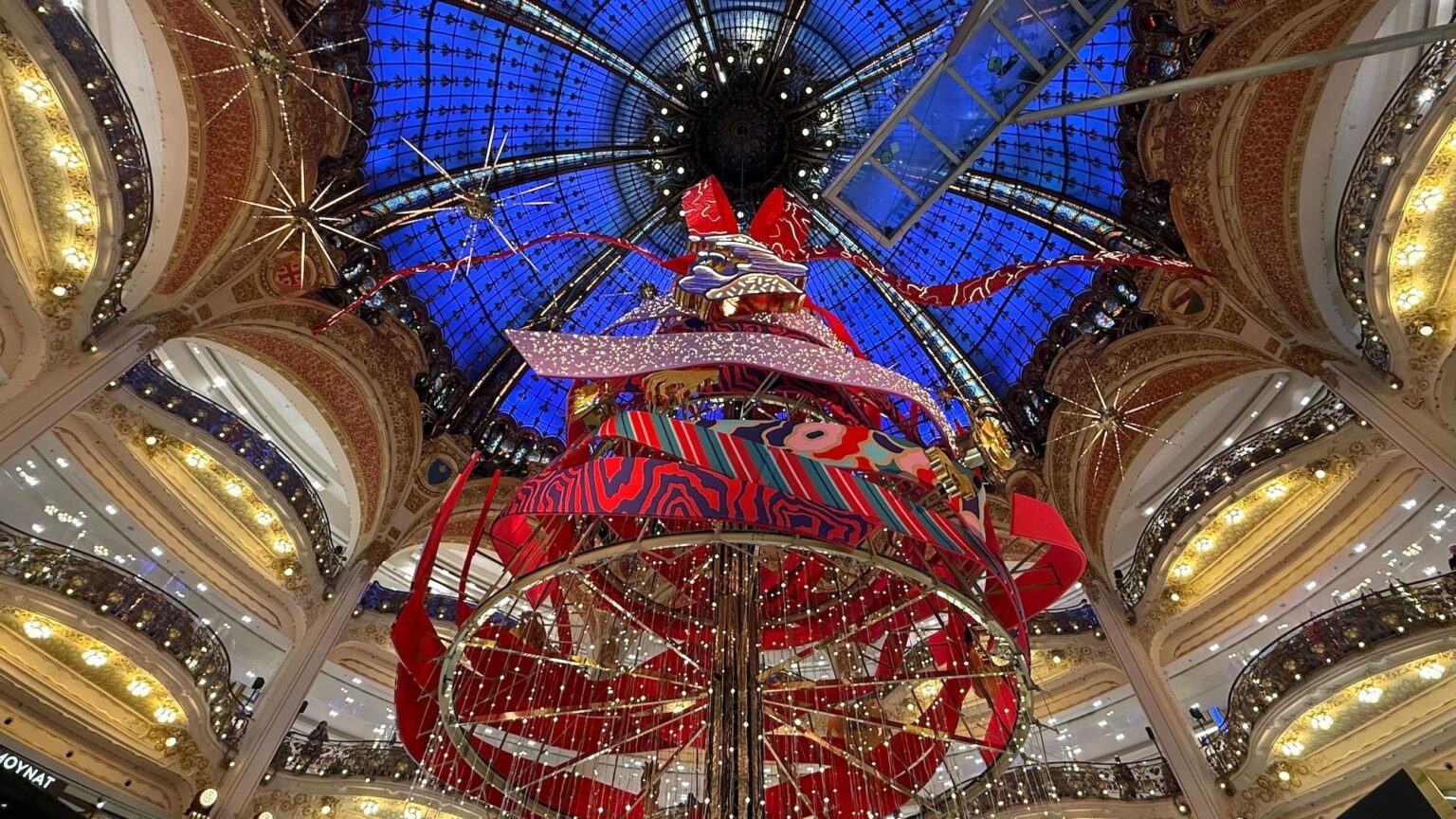 The select guide to Christmas in Paris: illuminations, ice rinks, giant ...