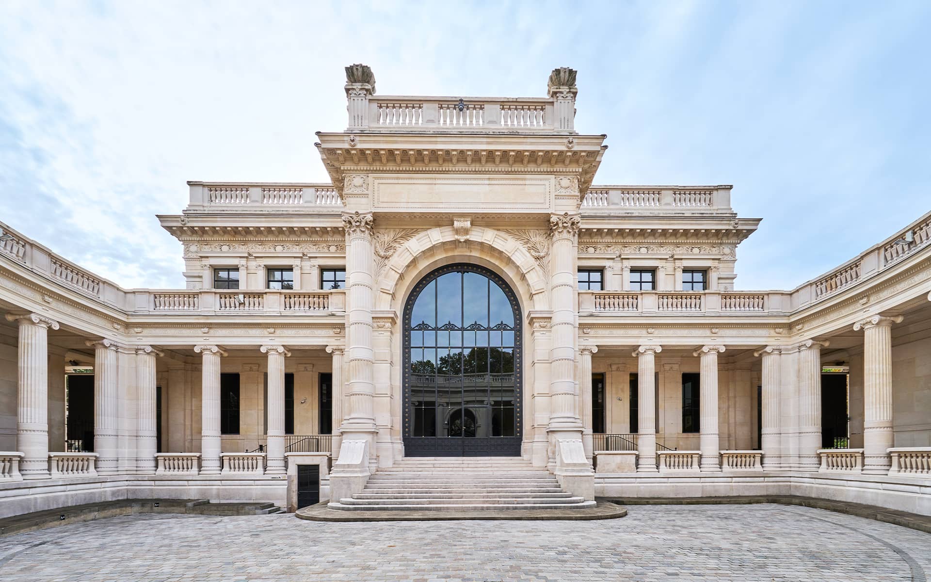 Tisser, broder, sublimer : les savoir-faire de la mode au Palais Galliera