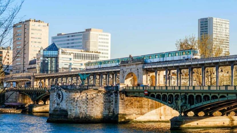 New Paris metro line: from 2026, it will run on France's longest ...