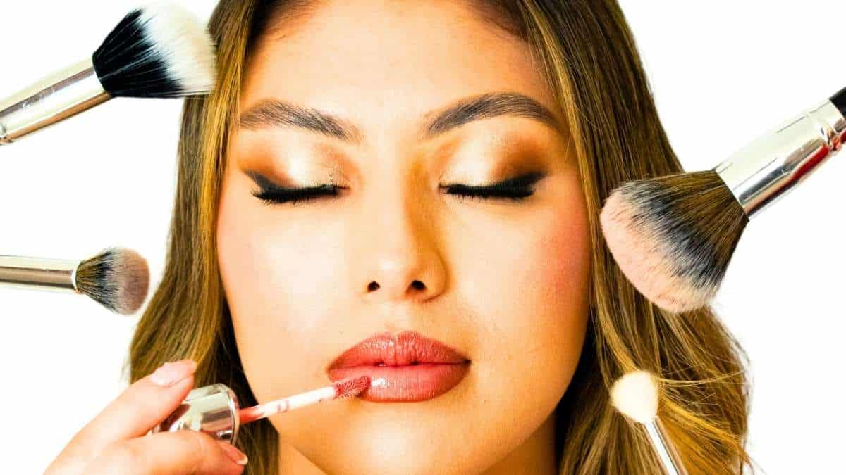 Anti-wrinkle makeup: the must-have for mature skin to smooth and ...