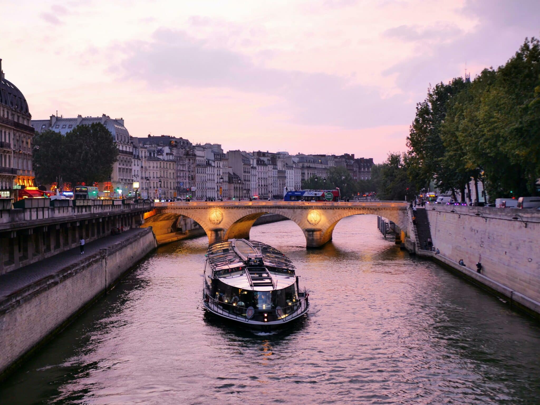 What's the best dinner cruise in Paris in 2026?