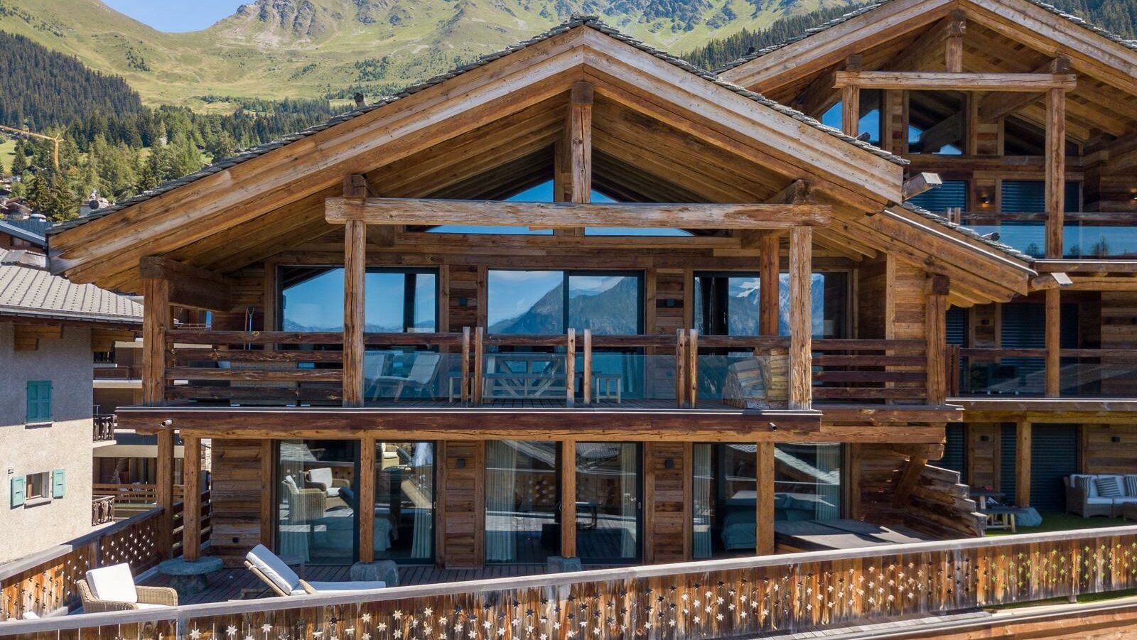 Swiss Ski Resorts See a Rise in Paris Travellers