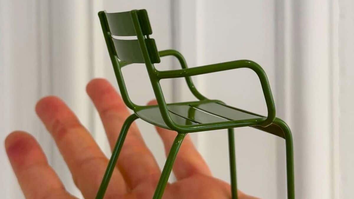 Dior transforms the Tuileries' green chair into an invitation to ...