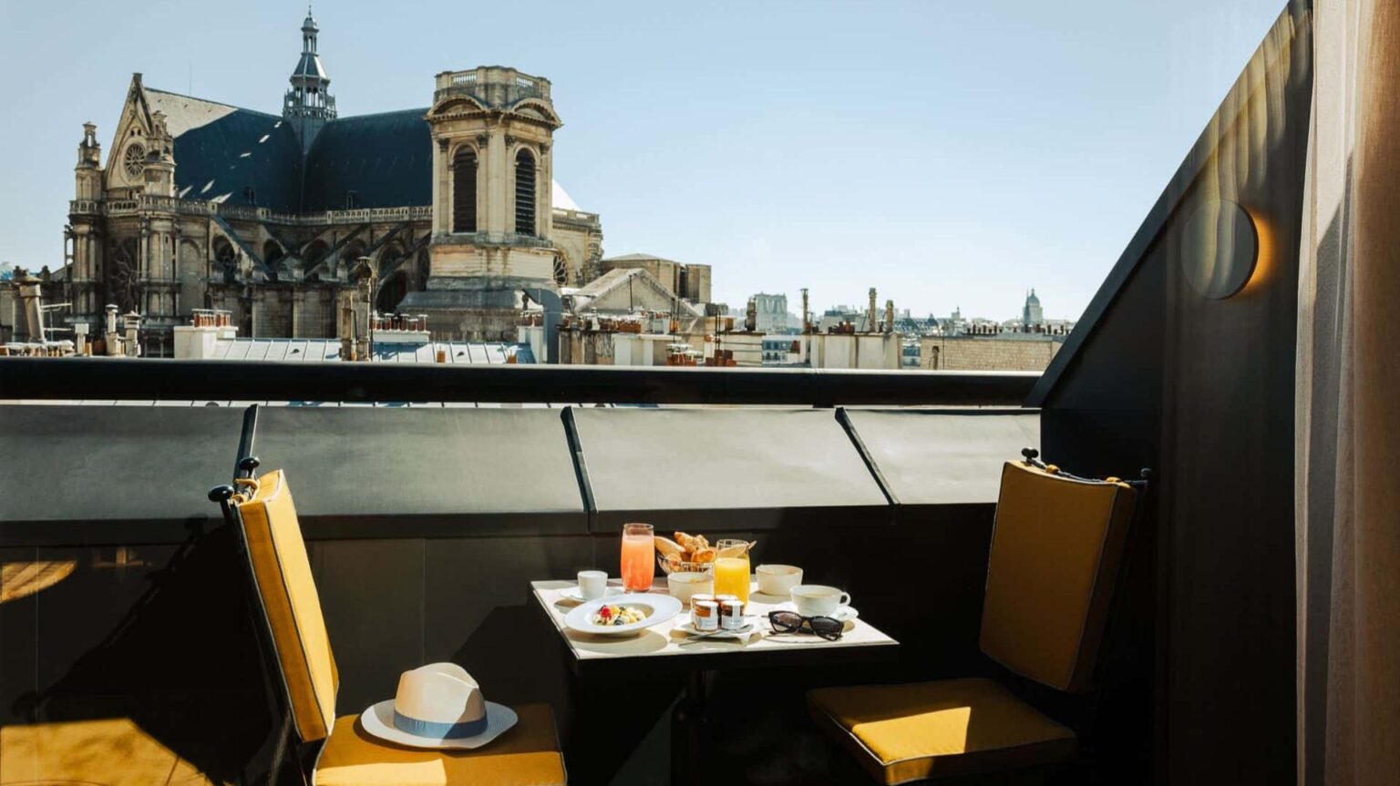 Le guide des rooftops à Paris par arrondissement : Hôtels, bars ...