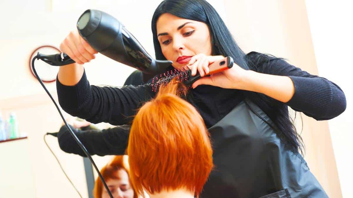 Marion Cotillard adopts the wolf cut, a cult haircut from the 70s that ...