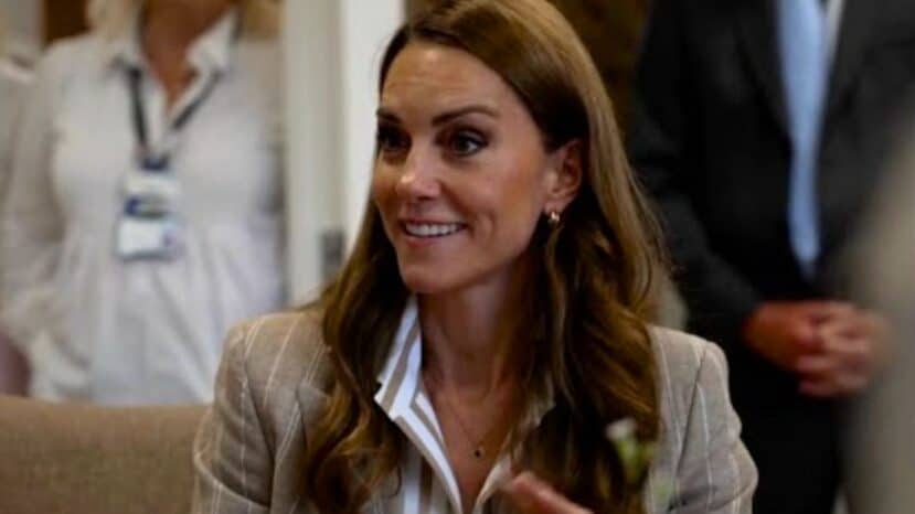 Kate Middleton embarrassed by her sister Pippa Middleton at the heart ...